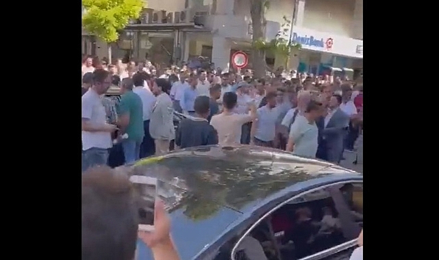 AKP'li Mahir Ünal, Memleketi Elbistan'da Protesto Edildi - Haberler ... AKP'li Mahir Ünal, Memleketi Elbistan'da Protesto Edildi - Haberler ...