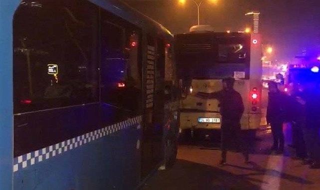 İstanbul Kartal’da Bir Minibüs, İETT Otobüsüne Çarptı: 7 Yaralı ... İstanbul Kartal’da Bir Minibüs, İETT Otobüsüne Çarptı: 7 Yaralı ...