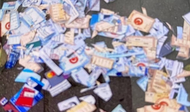 Pendik'te Oy Kullanılan Okulun Yanındaki Çöp Kutusunda Çok Sayıda ... Pendik'te Oy Kullanılan Okulun Yanındaki Çöp Kutusunda Çok Sayıda ...