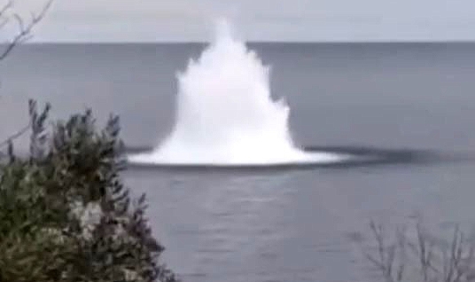 Karadeniz'de Ters Dönmüş Tekne, Sabotaj Amaçlı Kullanıldığı Şüphesiyle ... Karadeniz'de Ters Dönmüş Tekne, Sabotaj Amaçlı Kullanıldığı Şüphesiyle ...