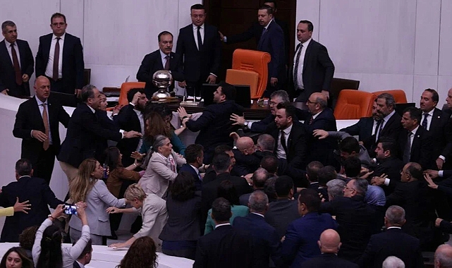 Olağanüstü Oturum Sona Erdi: Can Atalay'ın Vekilliğinin Düşürülmesinin ... Olağanüstü Oturum Sona Erdi: Can Atalay'ın Vekilliğinin Düşürülmesinin ...